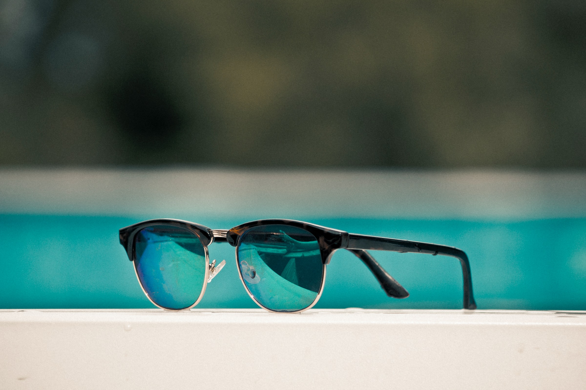 6 Tips To Finding The Right Sunglass Fit - General Imaging Magazine 2023