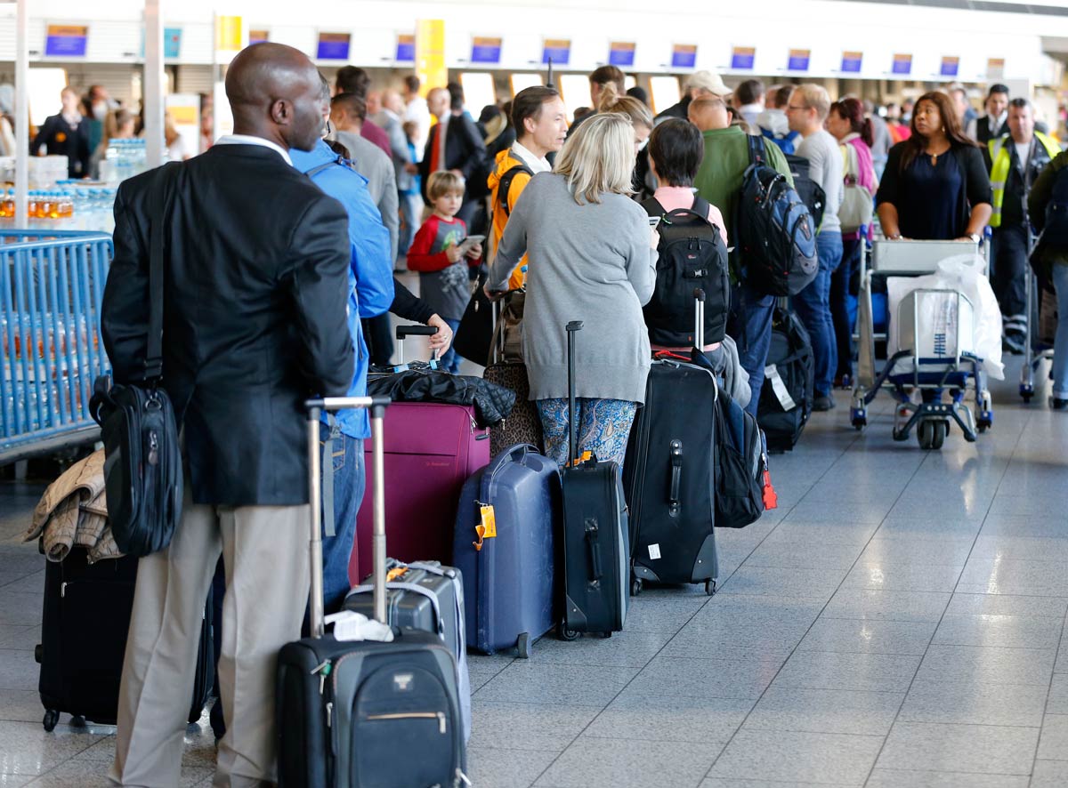 How To Avoid Long Airport Queues In 5 Easy Steps