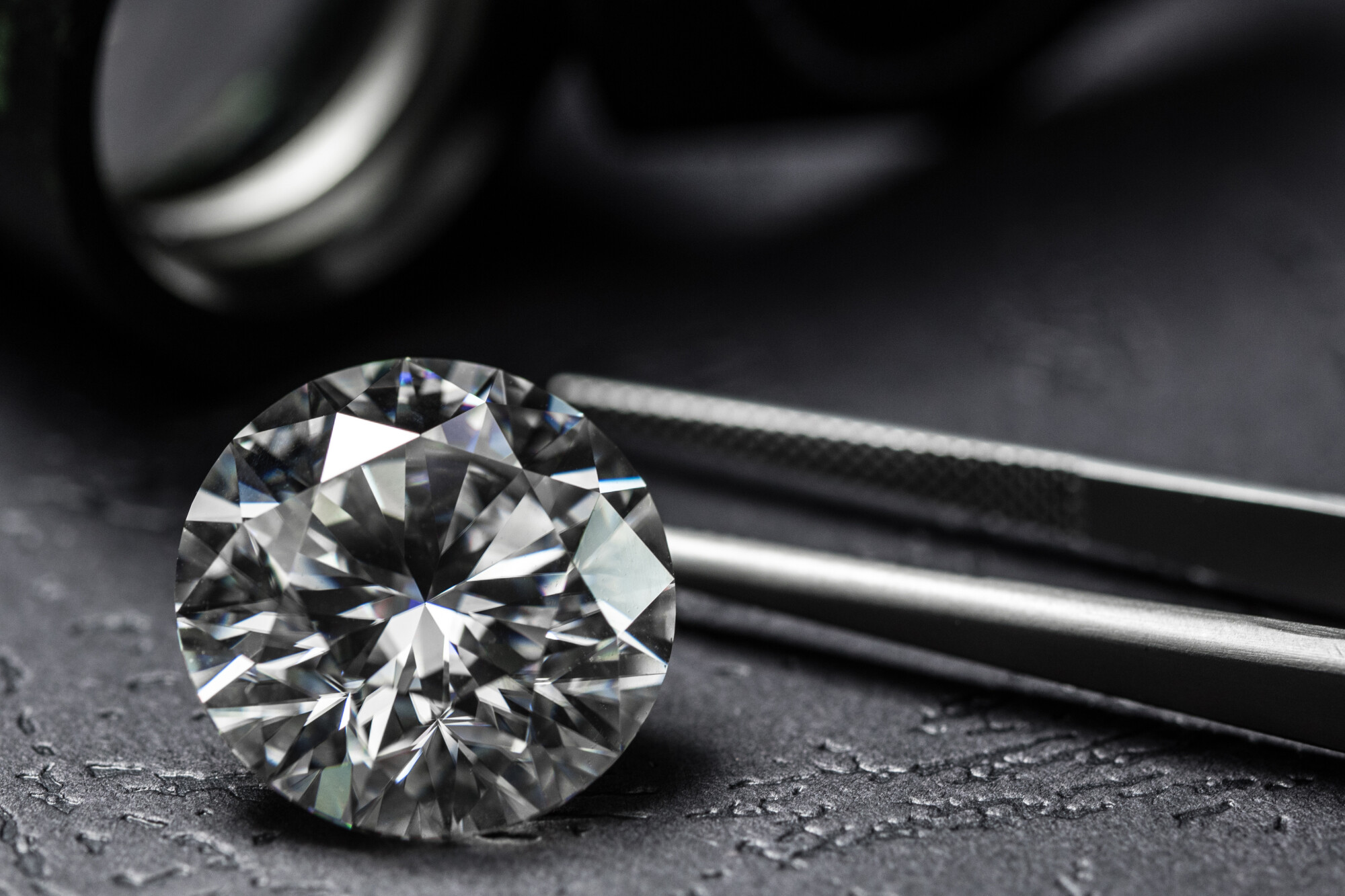 The Durability of Moissanite and Lab-Made Diamonds: How Do They Hold Up ...